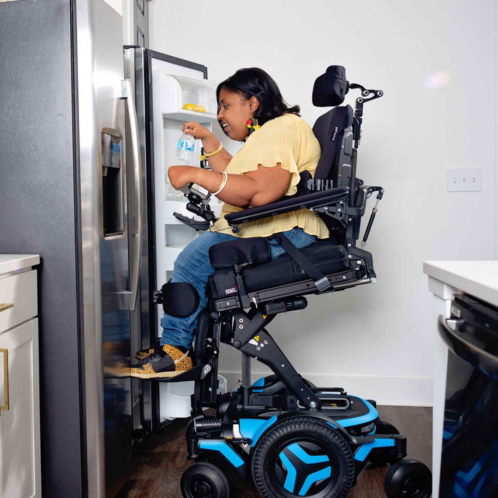 Power Seat Elevators for Wheelchairs | Numotion